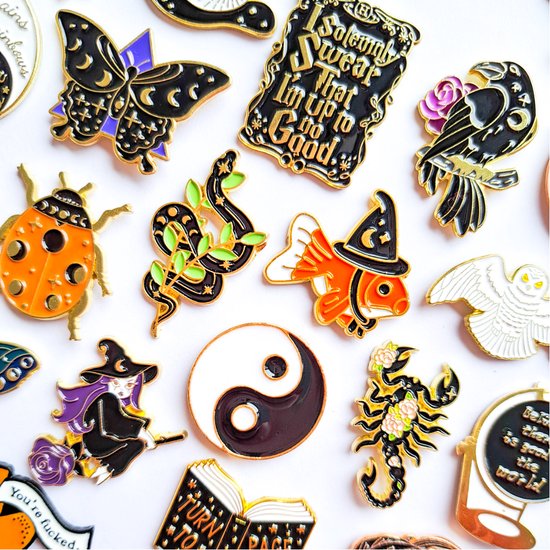 Pin gespierde oetel, carnaval, kikker, emaille pin, oeteldonk, feest ...