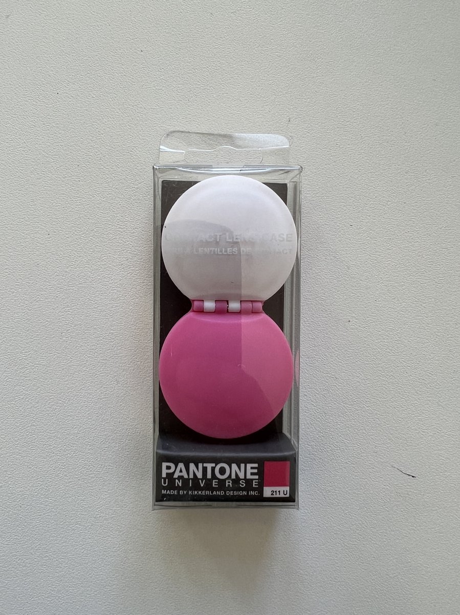 Kikkerland PANTONE UNIVERSE lenzendoosje - roze - Pantone 211U | bol.com