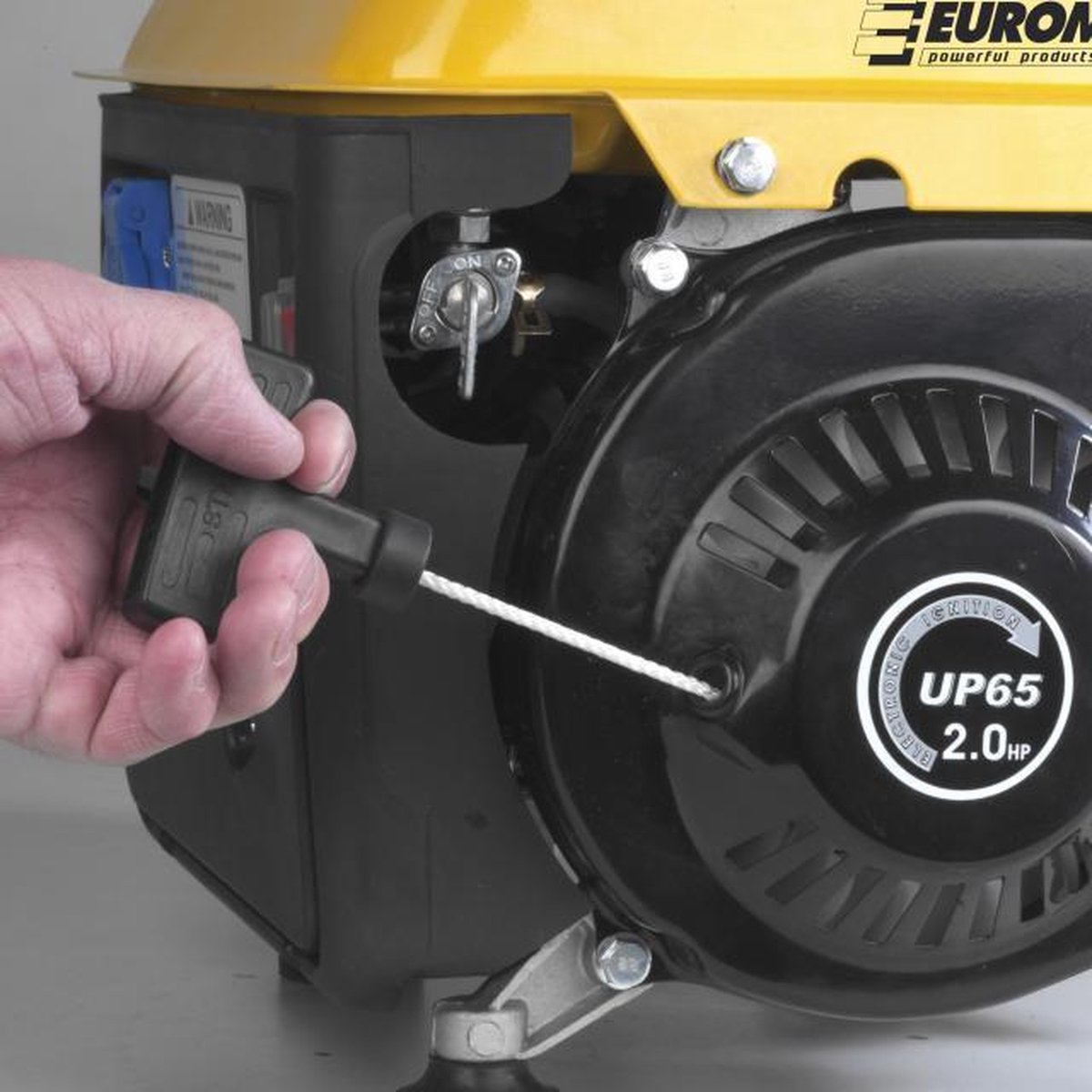 Eurom GE720 Benzine generator 63cc | Aggregaat 720 W 230V | bol.com