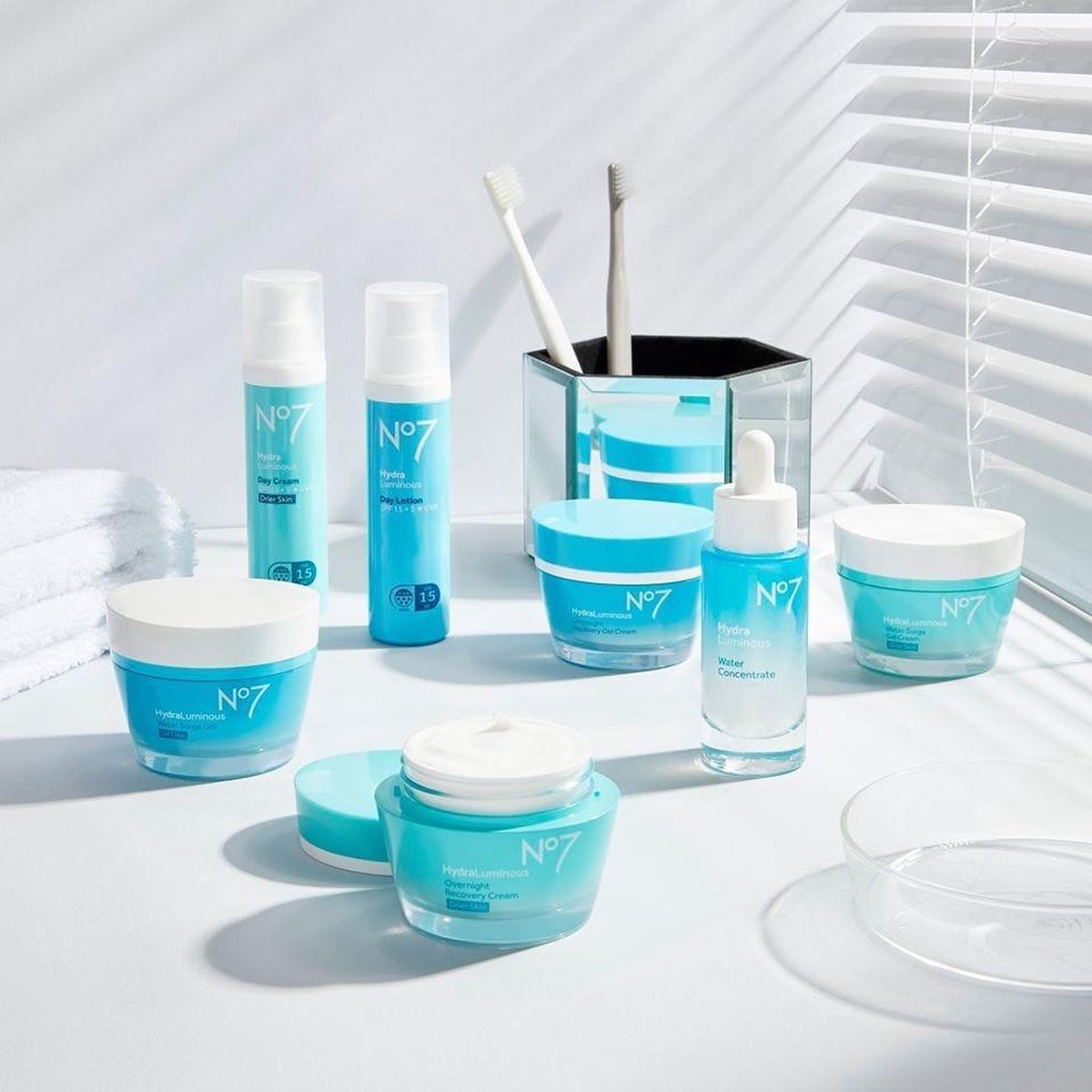 No7 Hydraluminous Overnight Recovery Cream Droge Huid | bol.com