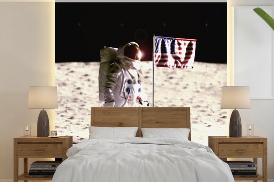 Behang - Fotobehang Astronaut - Maan - Vlag - Amerika - Breedte 350 cm ...