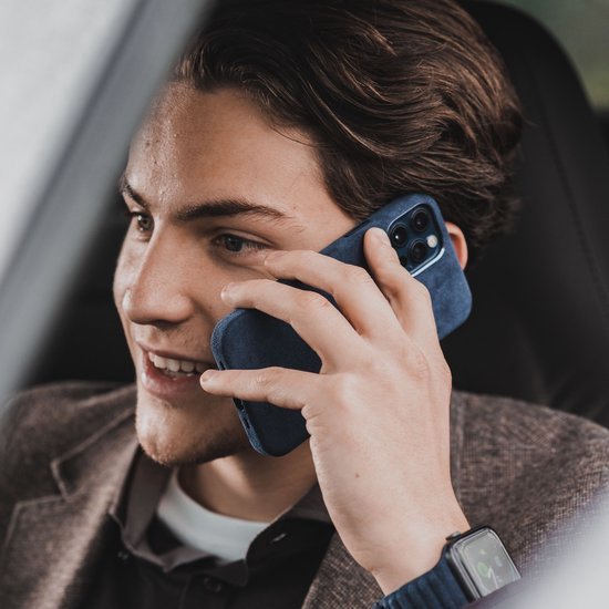 iPhone Alcantara Case - Ocean blue iPhone 14 | bol