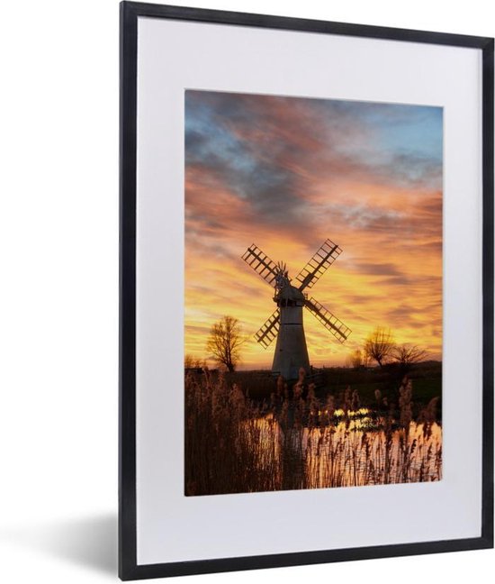 Fotolijst incl. Poster - Silhouet van een molen in het Nationaal park ...
