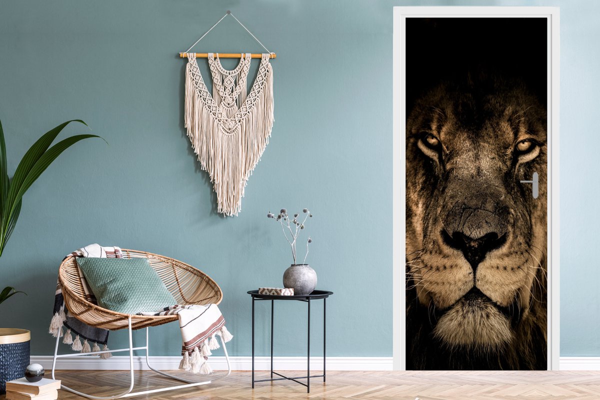 Deursticker Leeuw - Dieren - Zwart - Portret - 90x235 cm - Deurposter | bol.com