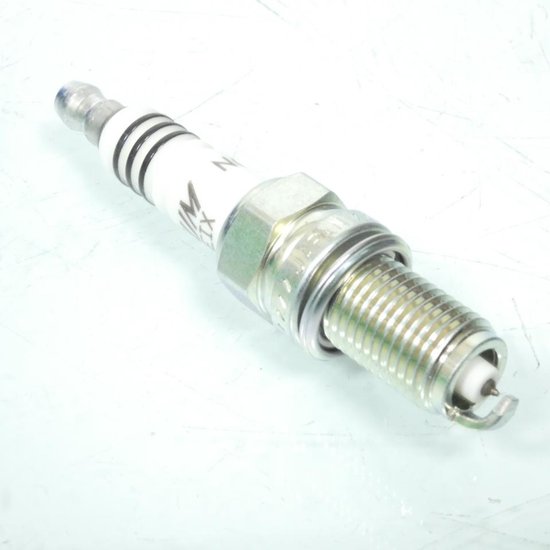 Bougie d'allumage NGK pour Moto Victory 1500 Cruiser Sport 2000 à 2001 ...
