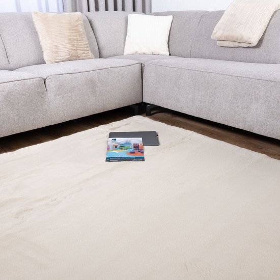 Beige Tapijt Zacht Hoogpolig Vloerkleed Koho Extra Fluffy - 240x320cm ...