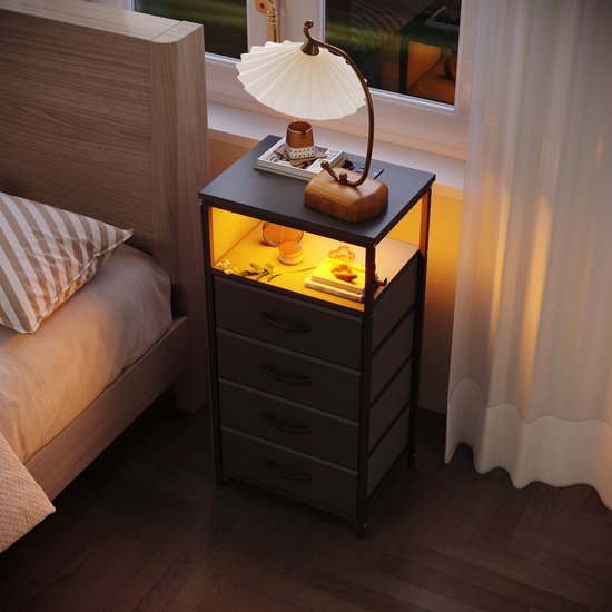 Zwart nachtkastje met vier lades, open bovenste niveau, zijvak, haak ...