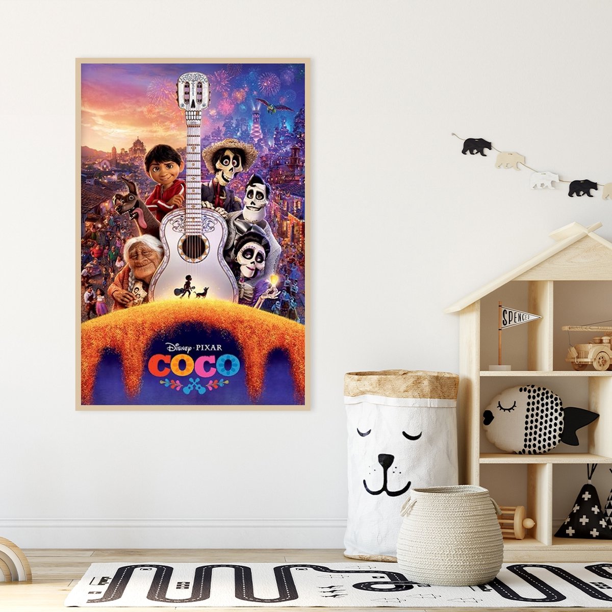 Pyramid Coco Guitar Poster - 61x91,5cm | bol.com