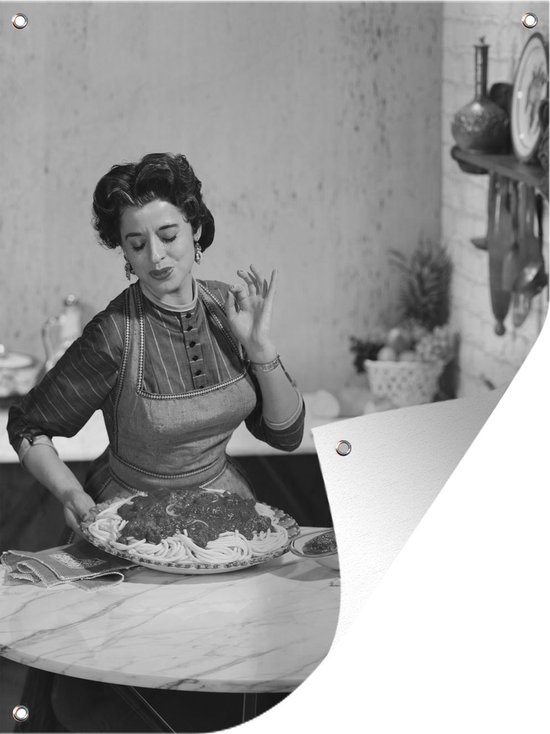 Tuinposter - Tuindoek - Tuinposters buiten - Italiaanse vrouw maakt ...