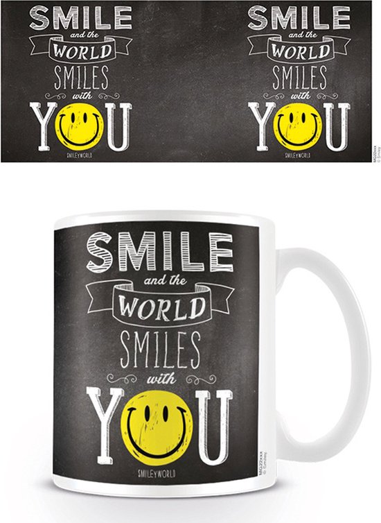 Smiley Life is Better Mok | bol.com