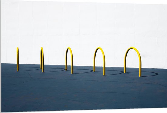 PVC Schuimplaat - Gele Gebogen Plaatjes op Blauwwe Ondergrond - 120x80 ...