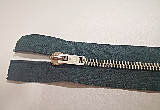 Rits , Niet-Deelbaar , Metaalrits , (20 Stuks) kleur Donker Groen, Lengte 20 cm | bol