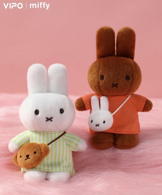 Nijntje Miffy x Vipo Mini Bag series Keychain - 1 Blindbox | bol