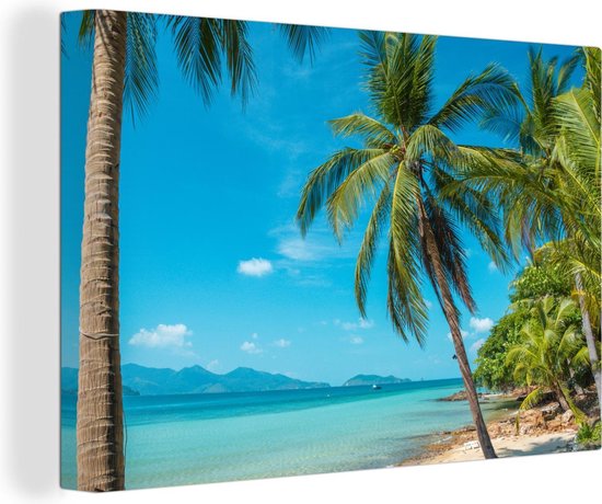 Canvas Schilderij Een exotisch strand met palmbomen op Ko Chang - 90x60 cm - Wanddecoratie | bol