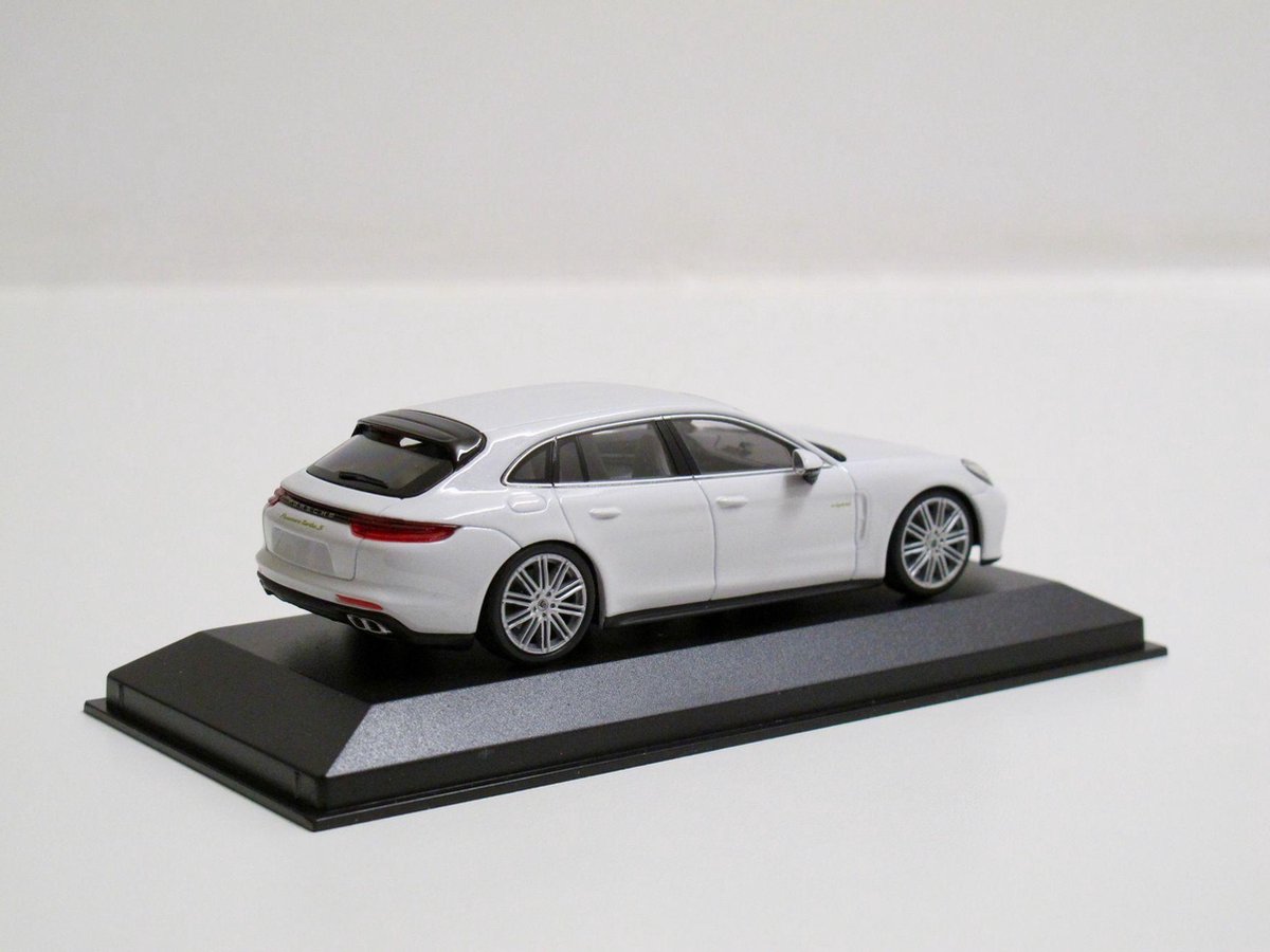 Herpa 1/43 Porsche Panamera Sport Turismo Turbo S E-Hybrid, White ...
