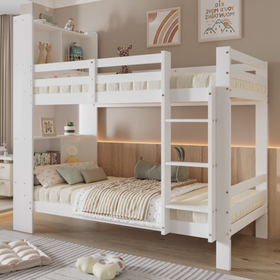 Stapelbed met planken en drietraps ladder met rechte hoek, houten bed ...