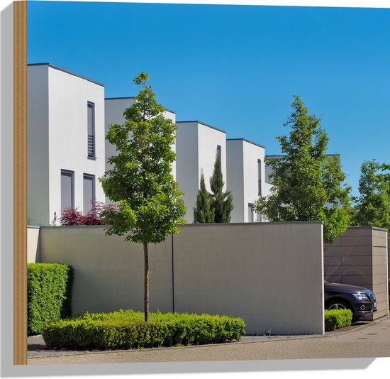 Hout - Rijtje Mooie Dure Huizen met Mooie Auto's op de Oprit en Bomen ...