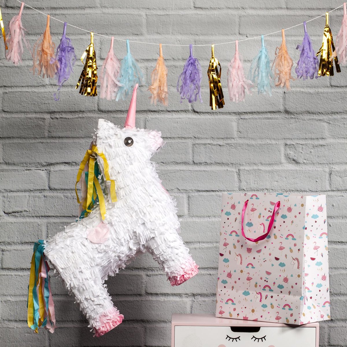 Gekleurde slinger met 21 franje pompons - guirlande pastel goud - 2 ...
