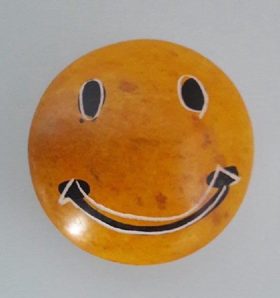 Nog meer sfeer in uw woonomgeving met deze prachtig handgemaakte smiley ...