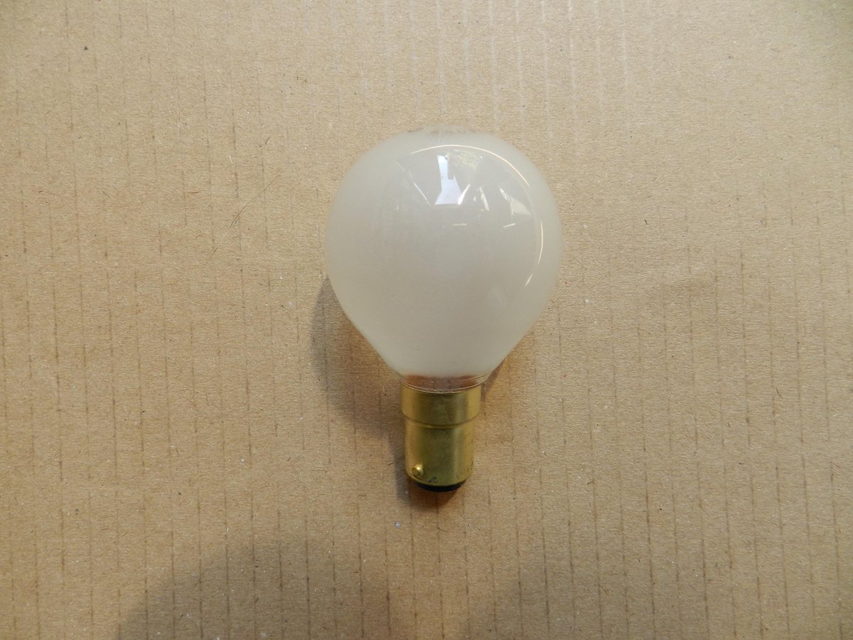 Kogellamp 40 watt mat ba15d fitting | bol.com