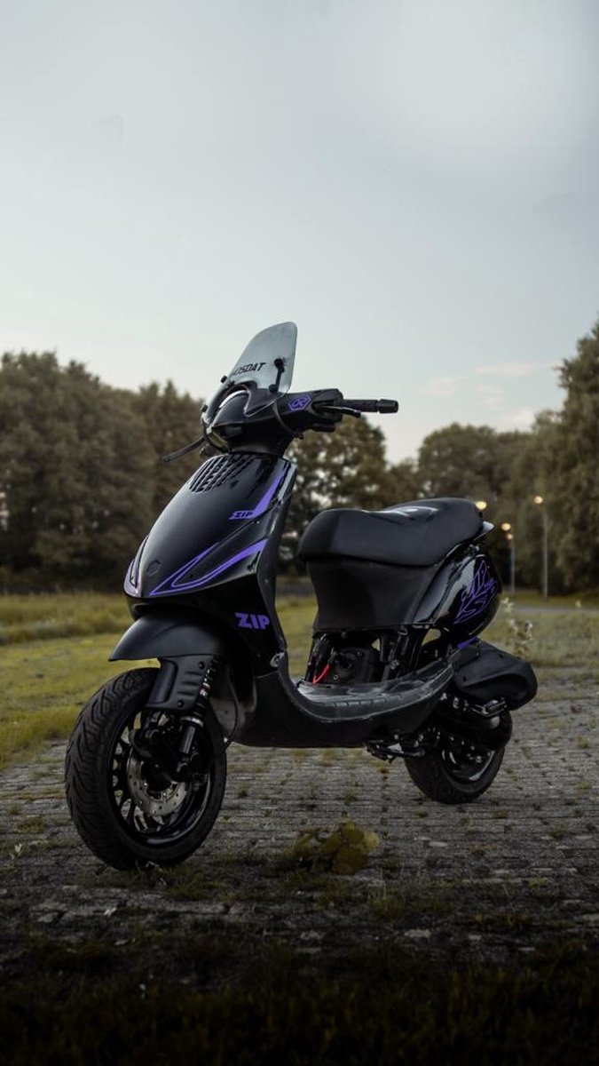 Piaggio Zip 2000 - Piaggio Zip Sticker - Scooter Stickers - Piaggio Zip Accessoire - Paars | bol