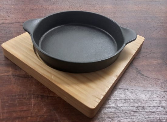 M.T.C© Gietijzeren pannetje-Kleine pan-Seveerpan-Houten onderzetter ...