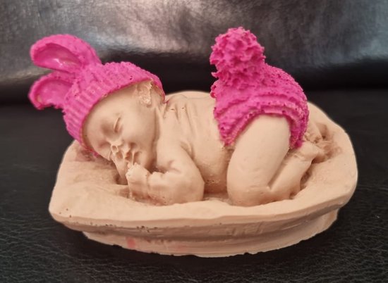 Schattig beeldje van een babymeisje, gemaakt van Epoxy, baby shower ...