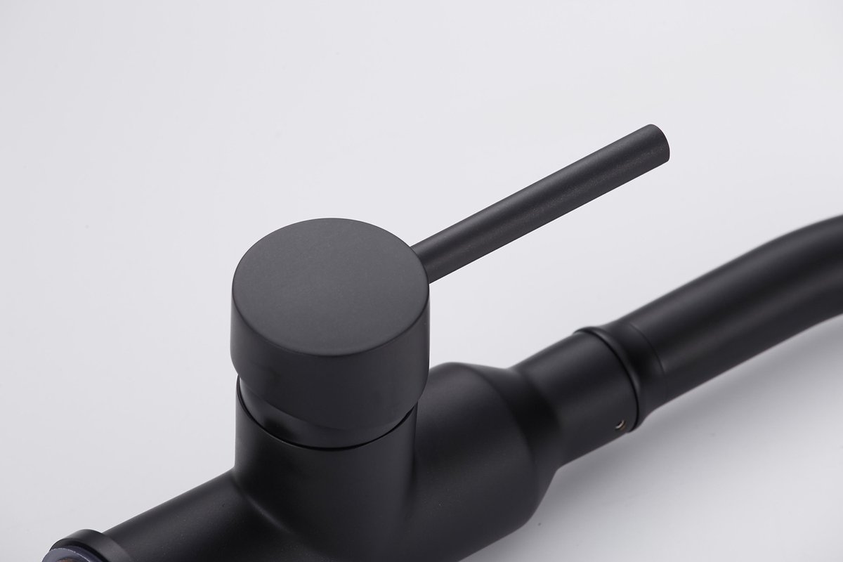 Keukenkraan ZWART Clasca OMNITAIR | bol