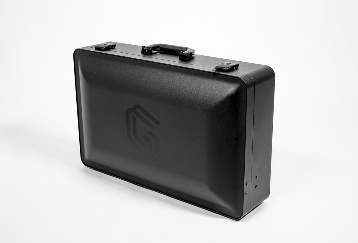 GeeGee - EDGE - Gaming case - Gamecase - 24inch gaming monitor ...