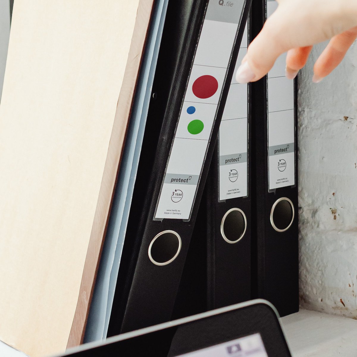 50 stuks - Gele Kunststof Kleefrondjes / Ronde label stickers ...