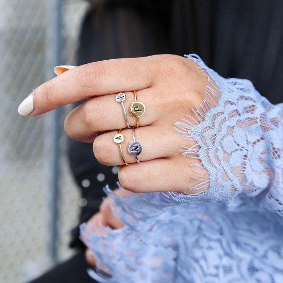 Lucardi - Dames Ring disc alfabet - Ring - Cadeau - Echt Zilver - | bol.com