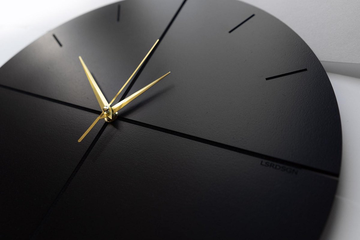 LSRDSGN Zwarte Klok - 40 cm - Minimalistic - Goudkleur Wijzers - Hout ...