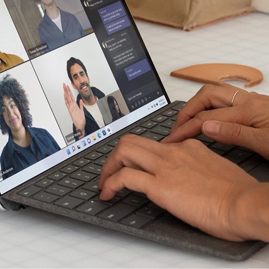 Microsoft Surface Pro toetsenbord - Met penopslag - QWERTY - Sapphire | bol