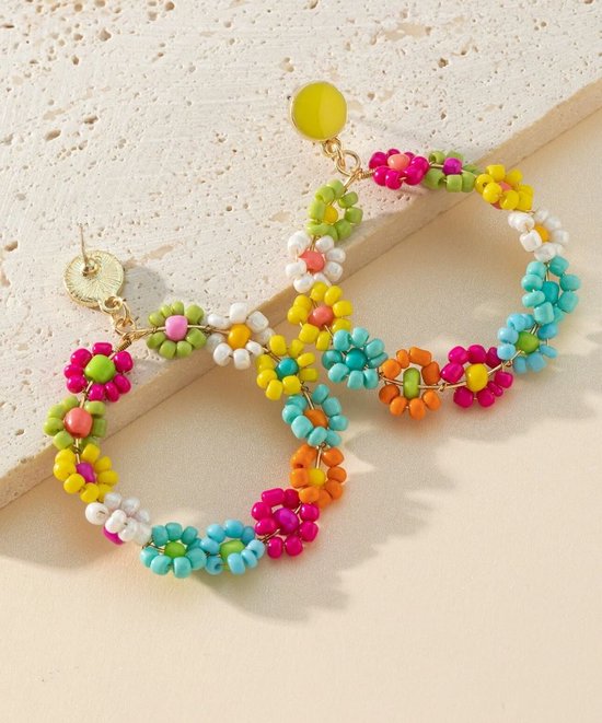 Oorringen met bloemetjes kraaltjes | bol