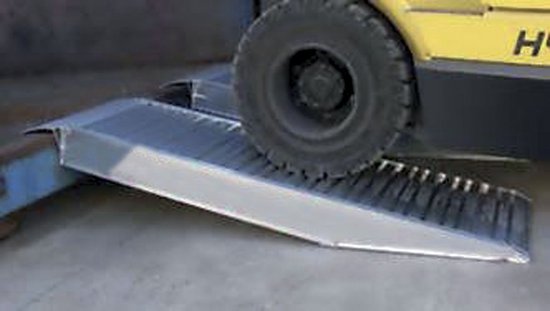 Korte aluminium oprijplaten 7500kg 1500x500mm MW Tools VAM150/15SH | bol