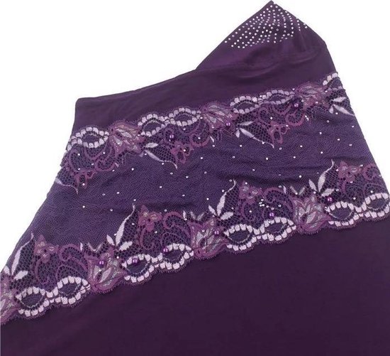 Een elegant paarse hoofddoek, mooie hijab. | bol