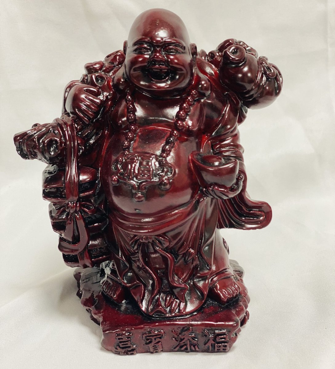 De lachende boeddha met Yuanbao Feng Shui / rijkdom geluk en langleven ...