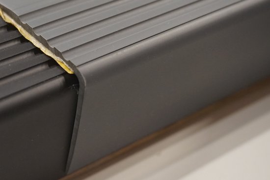 Trapneusprofiel Zelfklevend trapprofiel PVC Rubber - 50x42mm X D-GRIJS ...