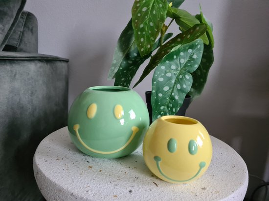 Smiley vaas pastel groen- Daan kromhout | bol