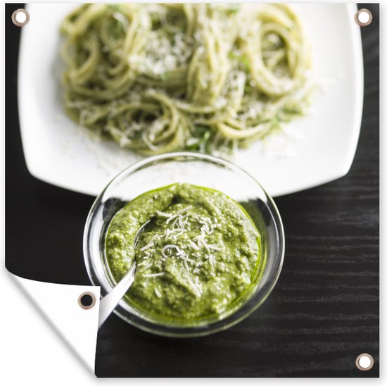 Tuin poster Een kom met Parmezaanse Pesto - 200x200 cm - Tuindoek ...