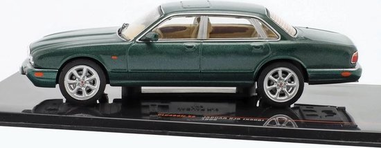 Jaguar XJ8 (X308) 1998 - 1:43 - IXO Models | bol.com