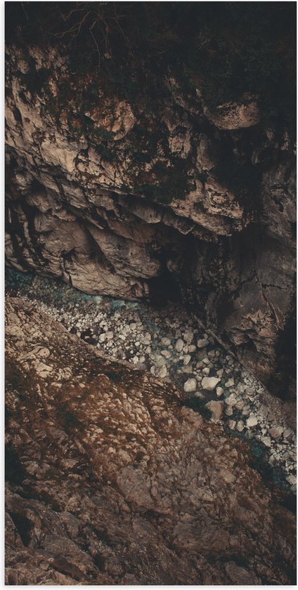WallClassics - Poster (Mat) - Afgrond tussen Rotsen - 50x100 cm Foto op ...