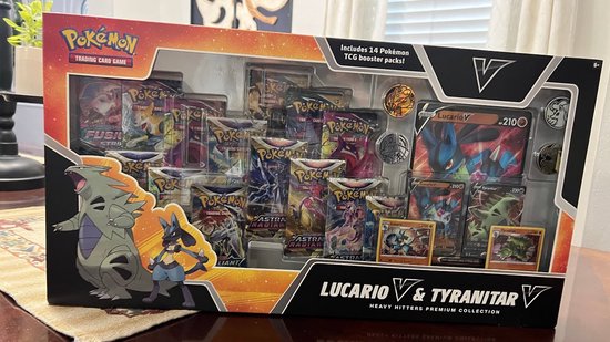 Pokémon TCG: Heavy Hitters Premium Collection | Games | bol