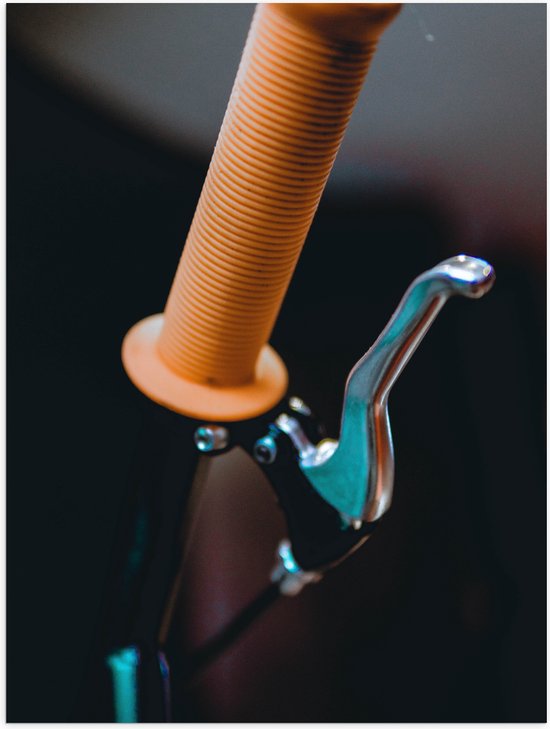 WallClassics - Poster (Mat) - Close up van Handvat en Rem van Fiets ...