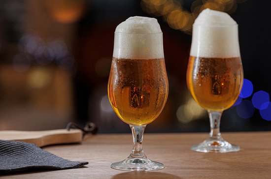 Secret de Gourmet Bierglazen set - pilsglazen fluitje/bierglazen op voet - 8x stuks - glas | bol.com