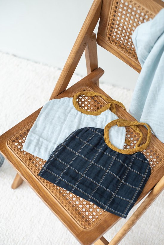 Coco & Pine - Knitted Collection - Newborn Muts Groen | bol