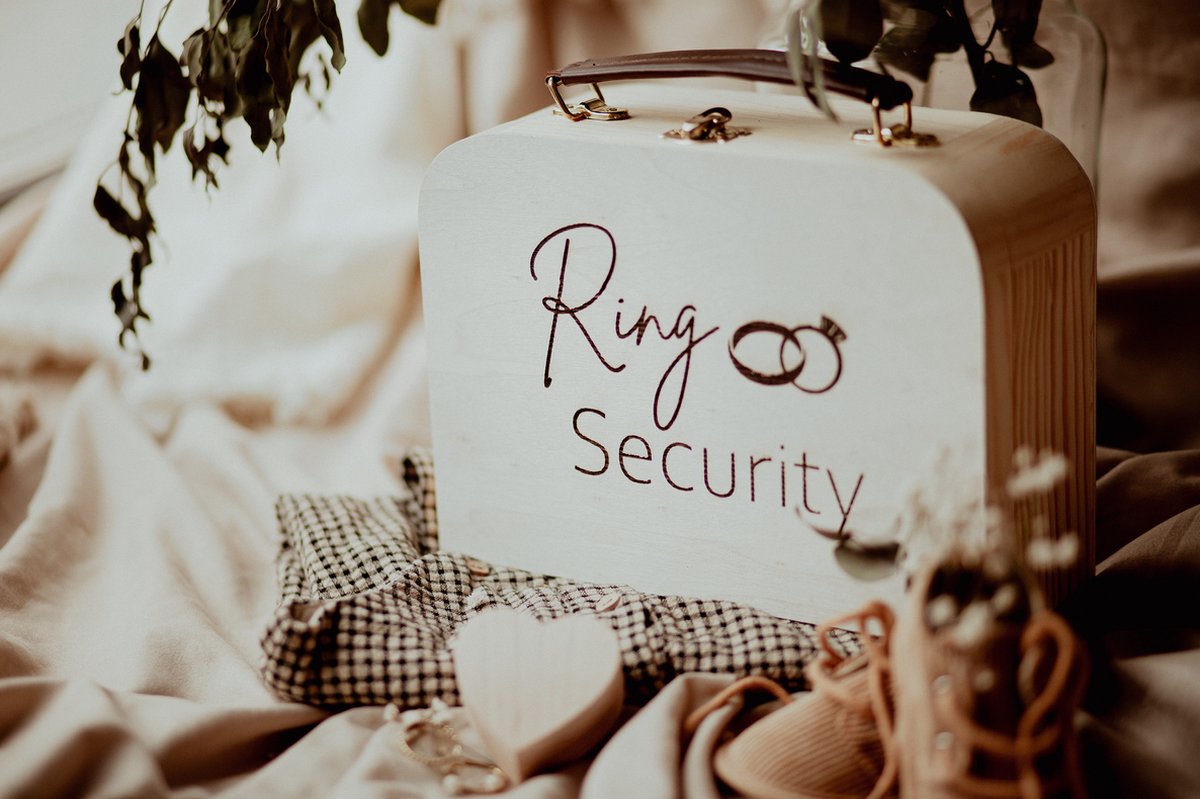 BolleToet houten koffertje - ring security - bruiloft - trouwen ...