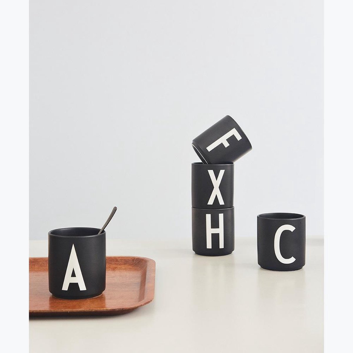Design Letters - Personal Porcelain Cup G - Black | bol.com