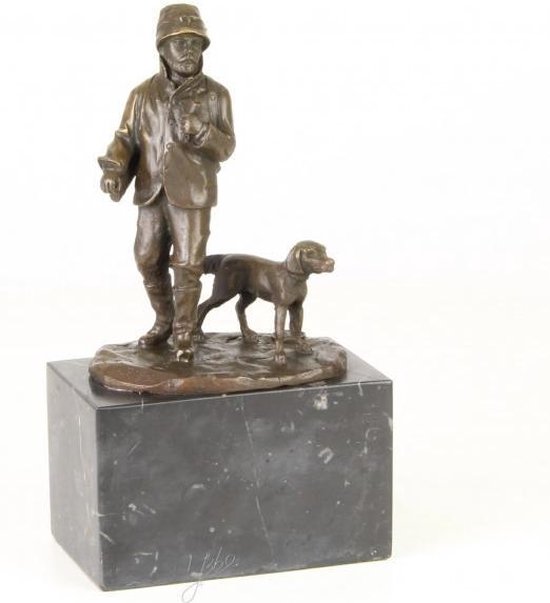 Een bronzen beeld van een jager met zijn hond | bol.com