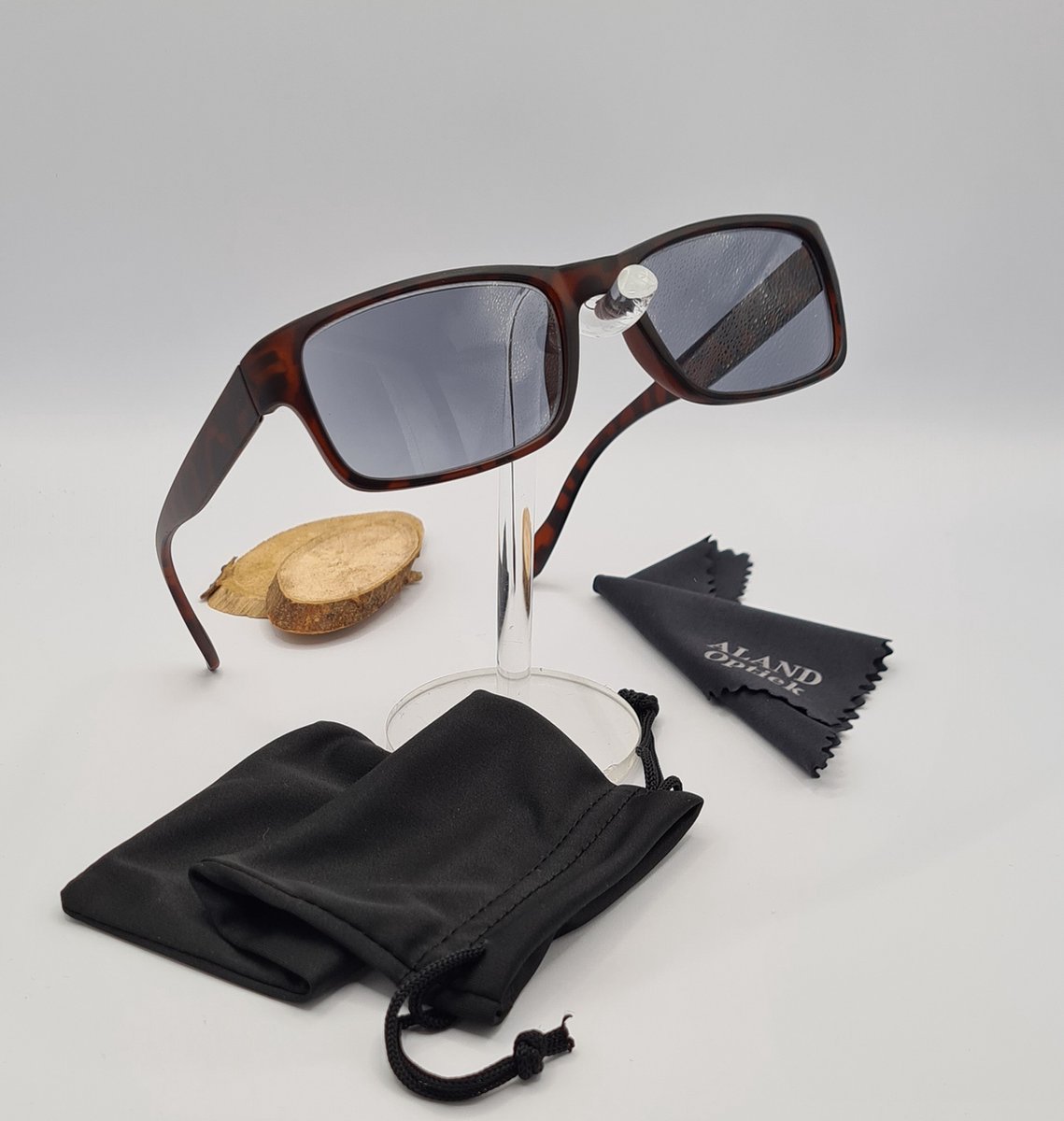 BRUINE ZONNEBRIL OP STERKTE +2,5 met getinte grijze/zwarte lenzen, met ...